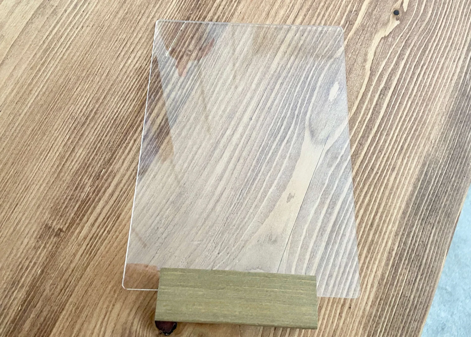 Acrylic Table Name Signs — ISOSCELLA