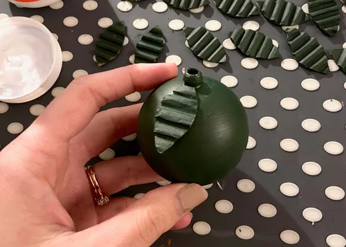 Corrugated Cardboard Bauble Upcycle — ISOSCELLA