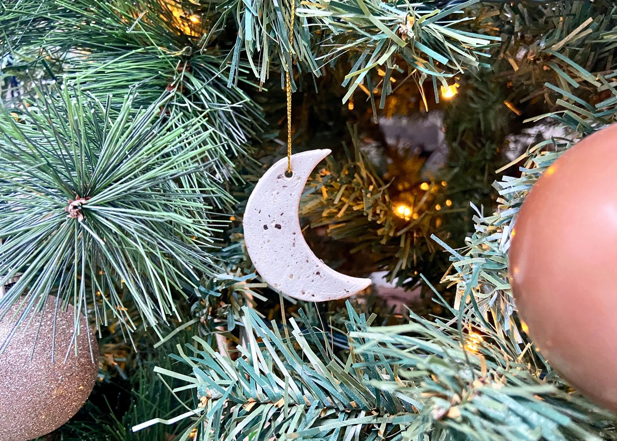 Faux Stone Christmas Moon Ornament — ISOSCELLA