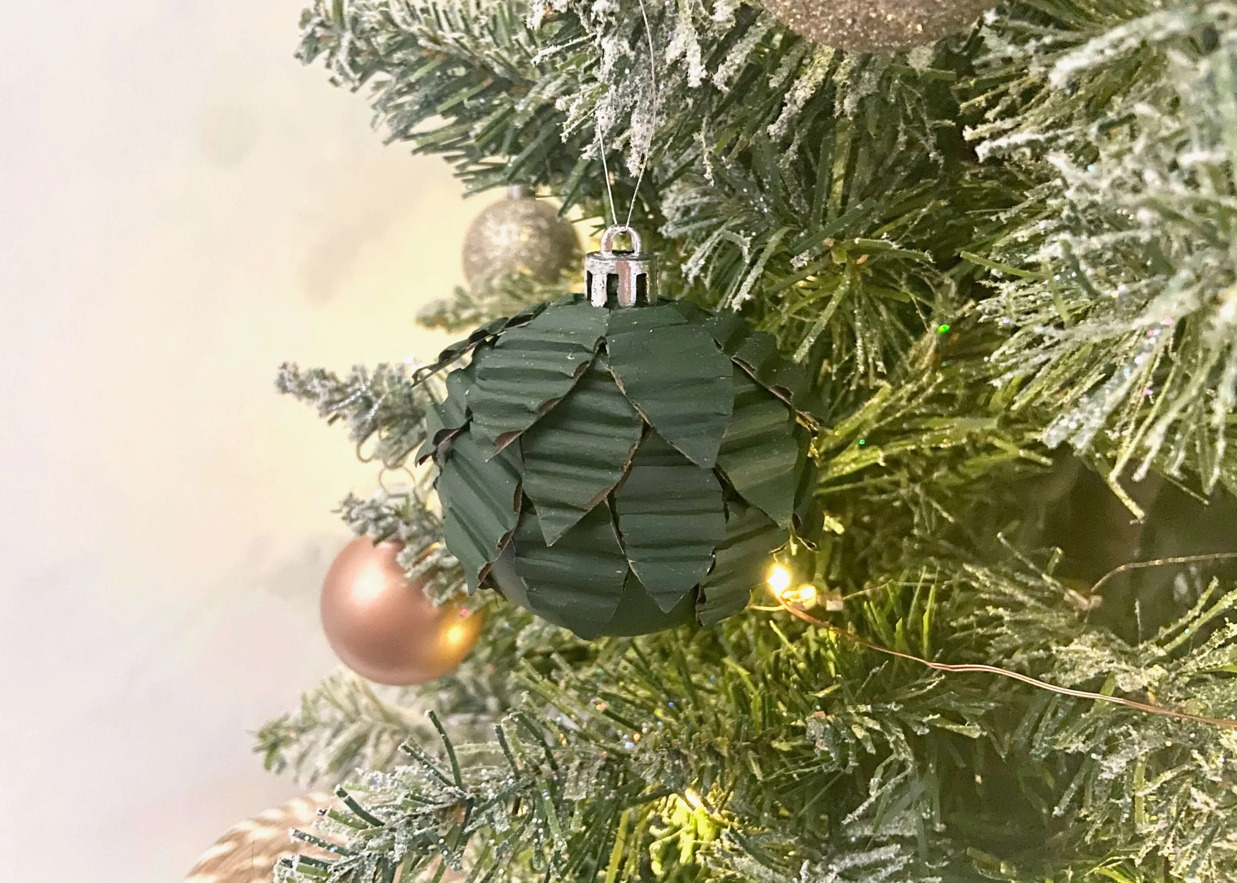 Corrugated Cardboard Bauble Upcycle — ISOSCELLA