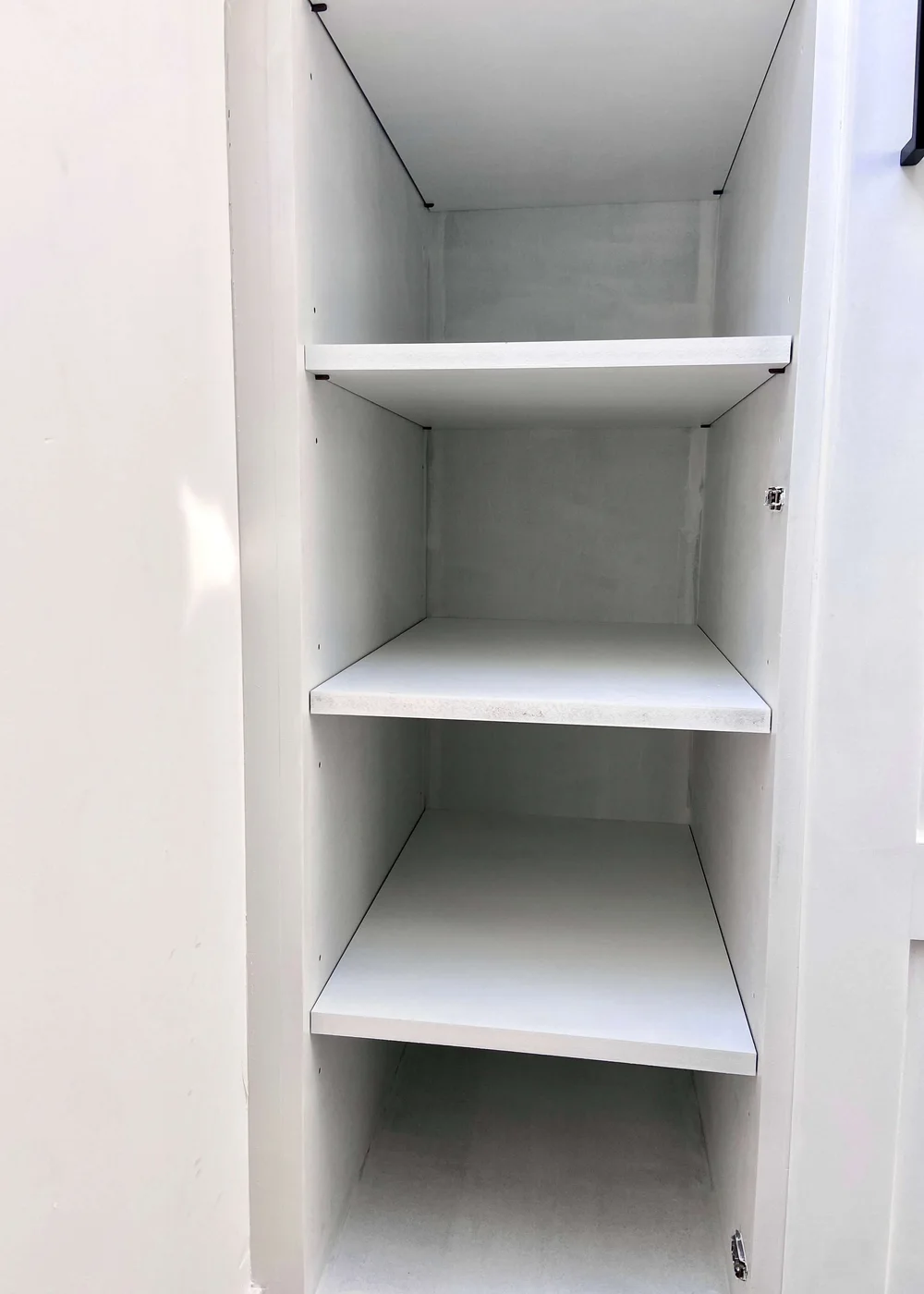 Painting MDF Wardrobes — ISOSCELLA