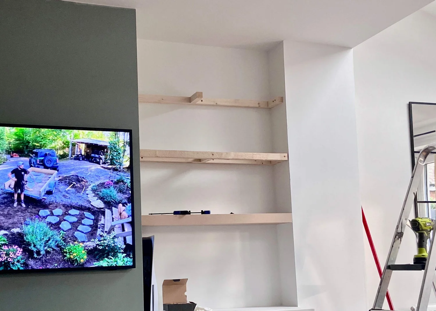 MDF Floating Shelves — ISOSCELLA