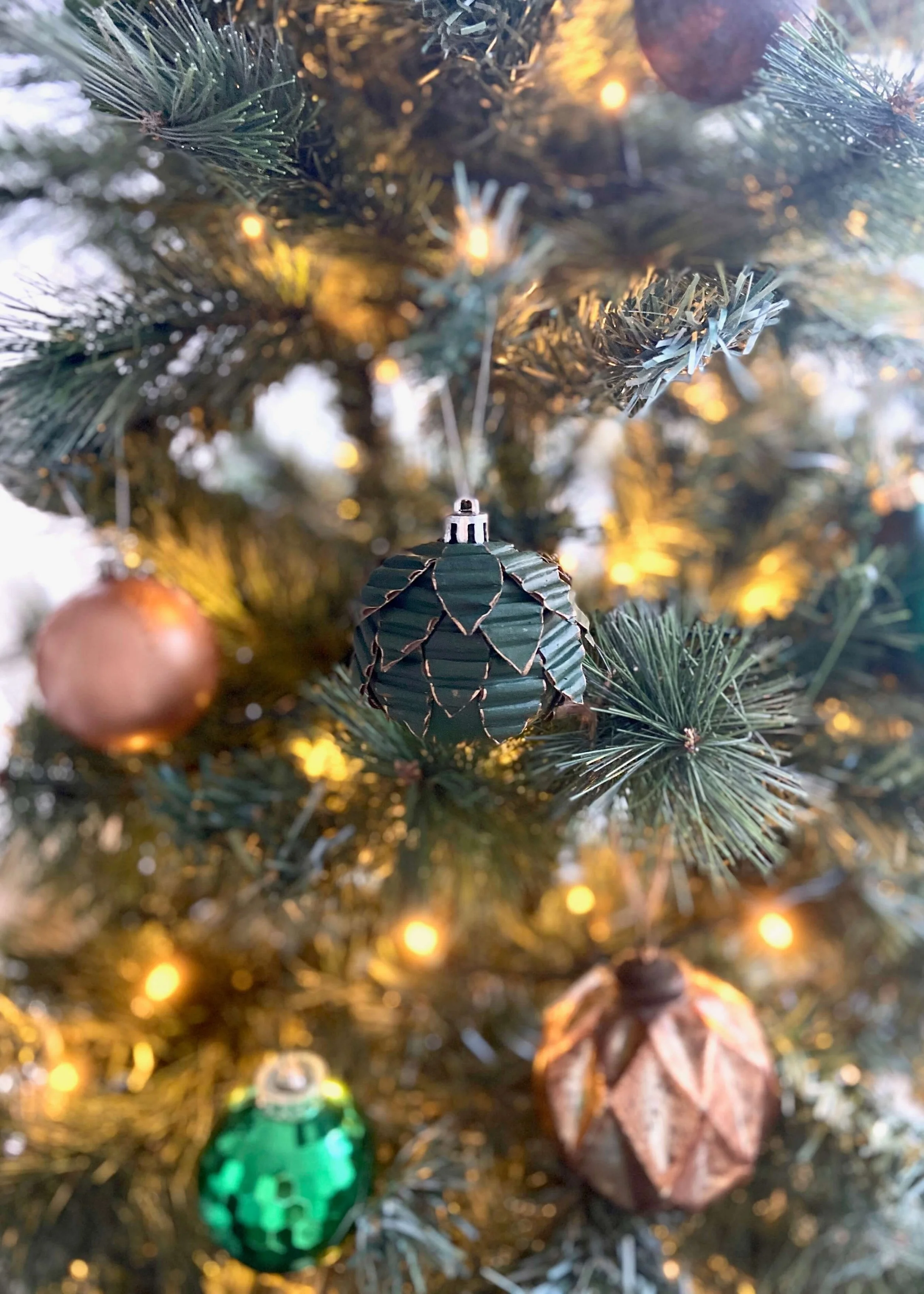 Corrugated Cardboard Bauble Upcycle — ISOSCELLA