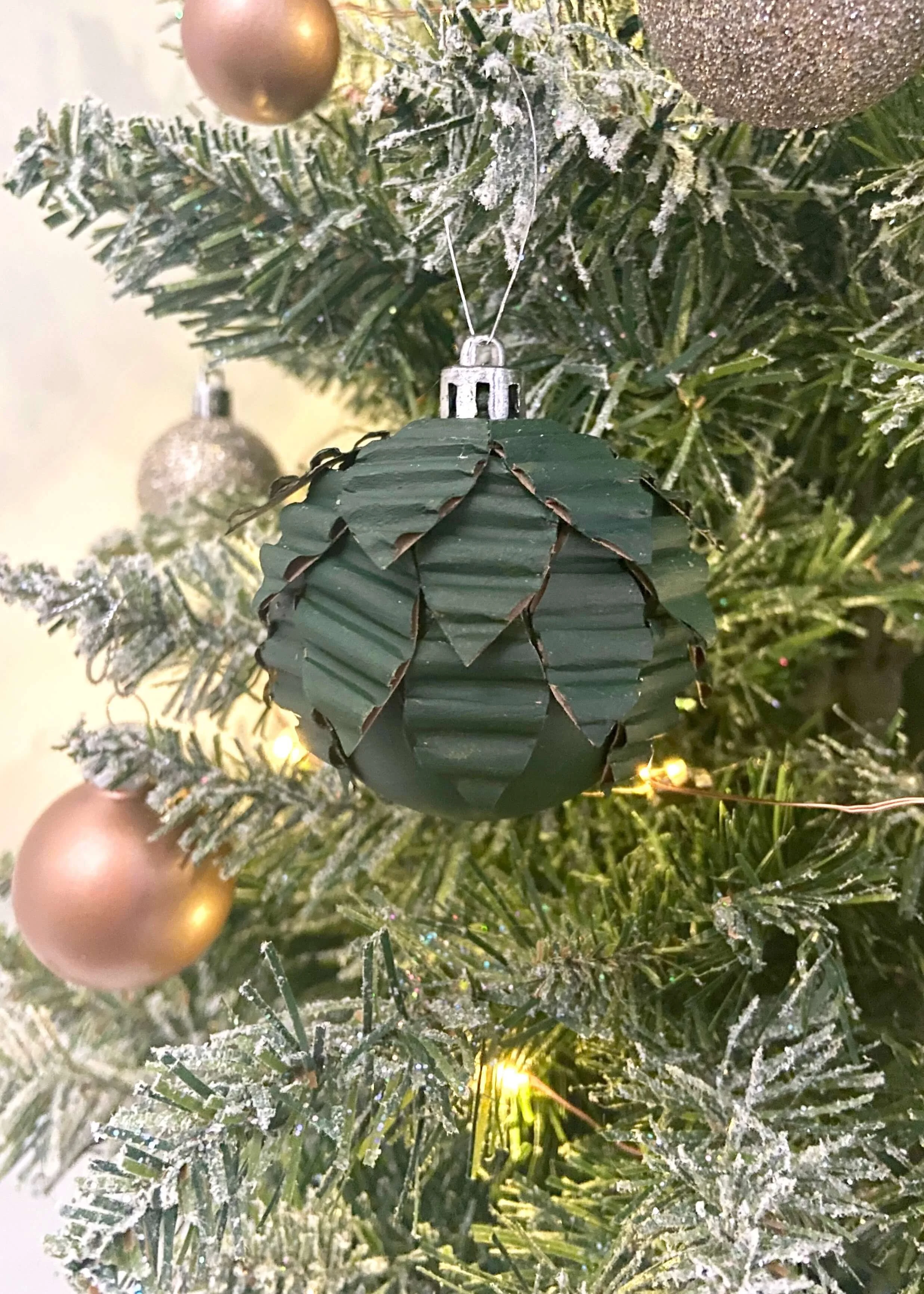 Corrugated Cardboard Bauble Upcycle — ISOSCELLA