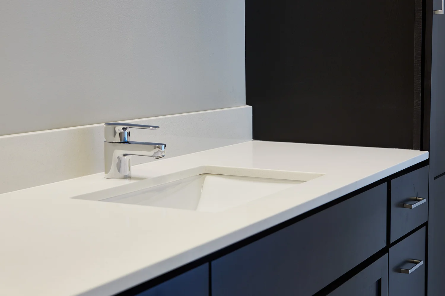 Cabinets and Countertops for Apartments, Condos, Hotels and Retail ...