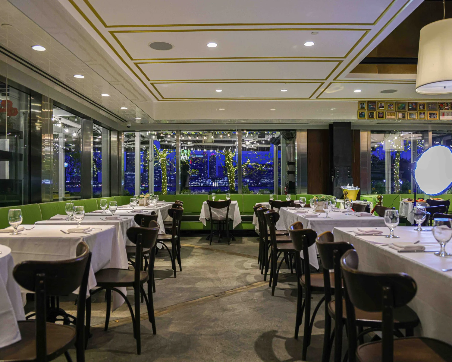 Le District Bar & Bistro | Le District