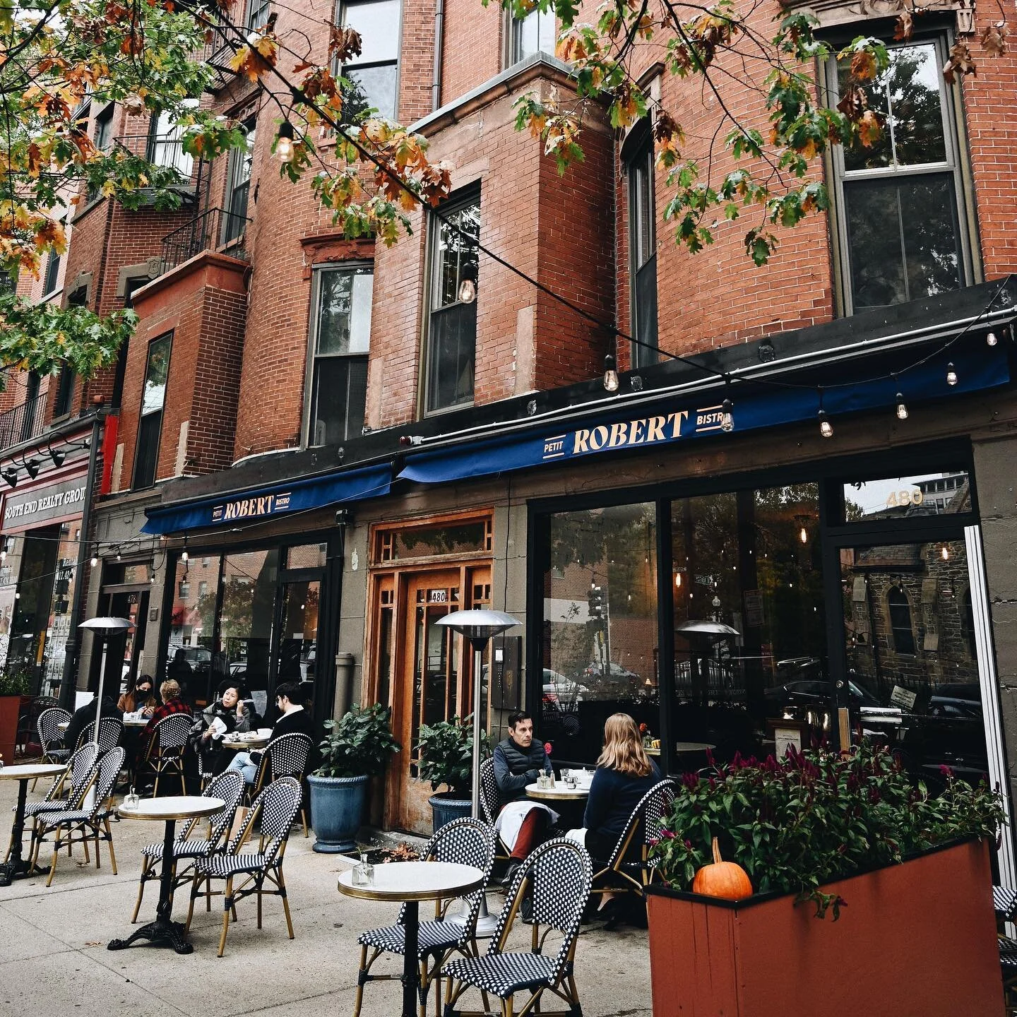 Petit Robert Bistro | Boston French Bistro