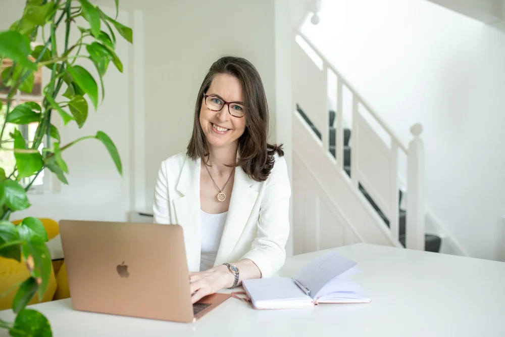 6 secrets of good LinkedIn business headshots by UK Brighton based ...