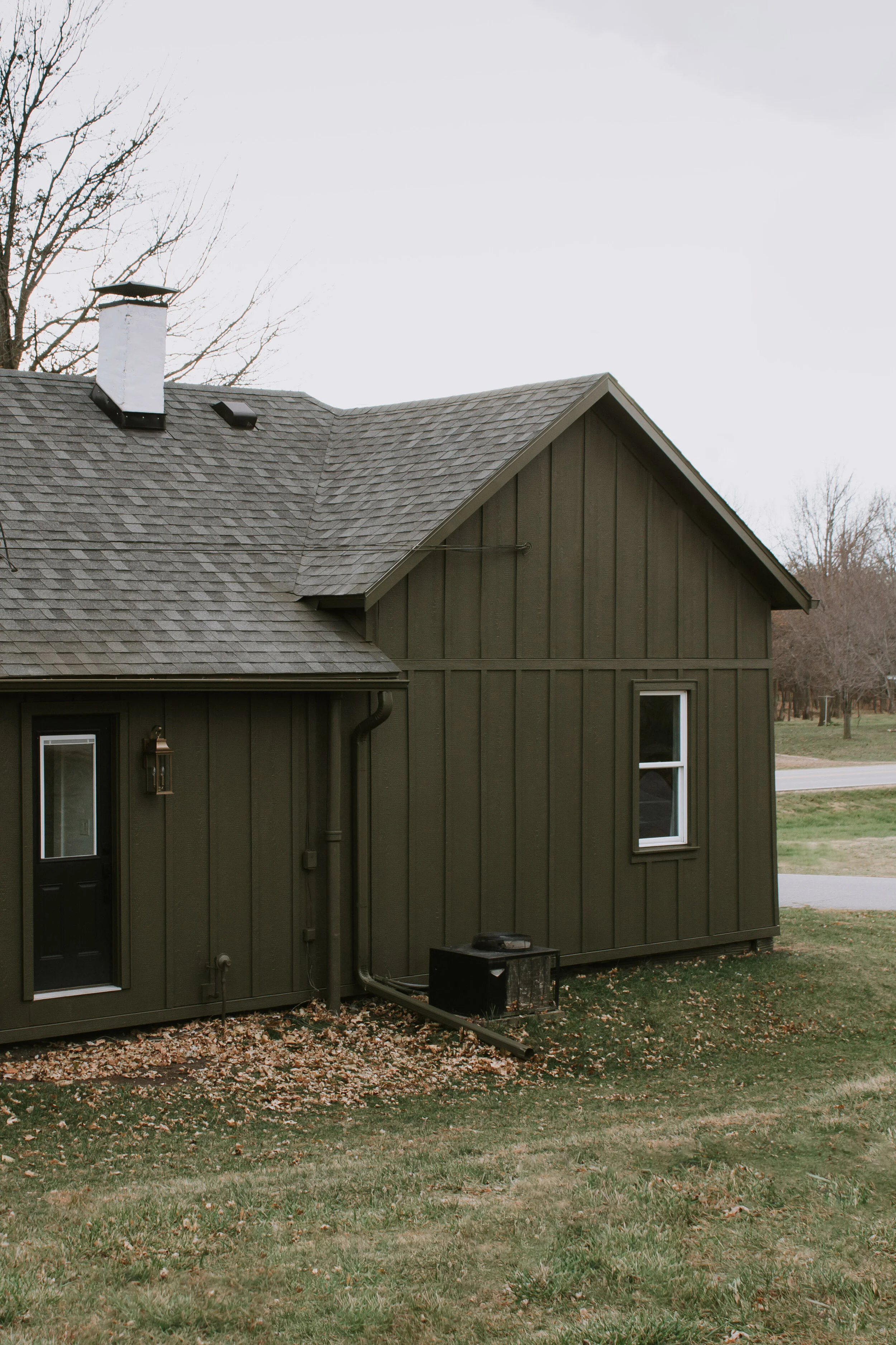 OUR EXTERIOR (PHASE 1) REVEAL! - Nadine Stay