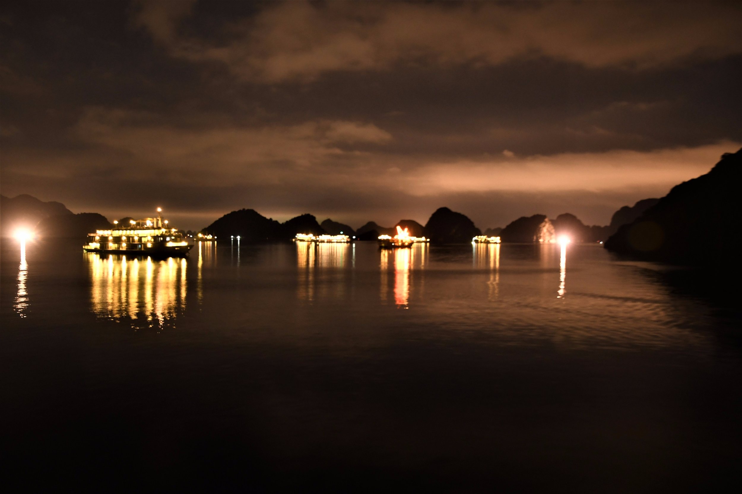 Ha Long & Lan Ha Bay | Vietnam — WWW