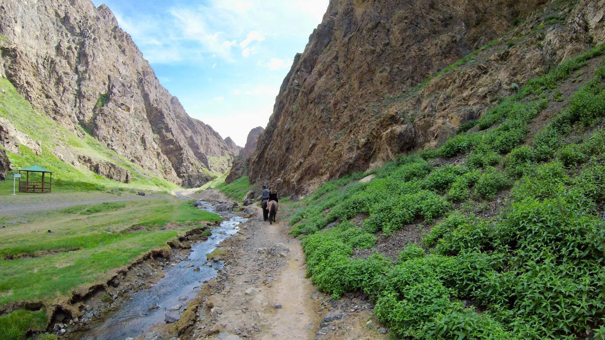 Kach Solo Travels in 2019: Horseback riding trip to the Gobi Gurvan ...