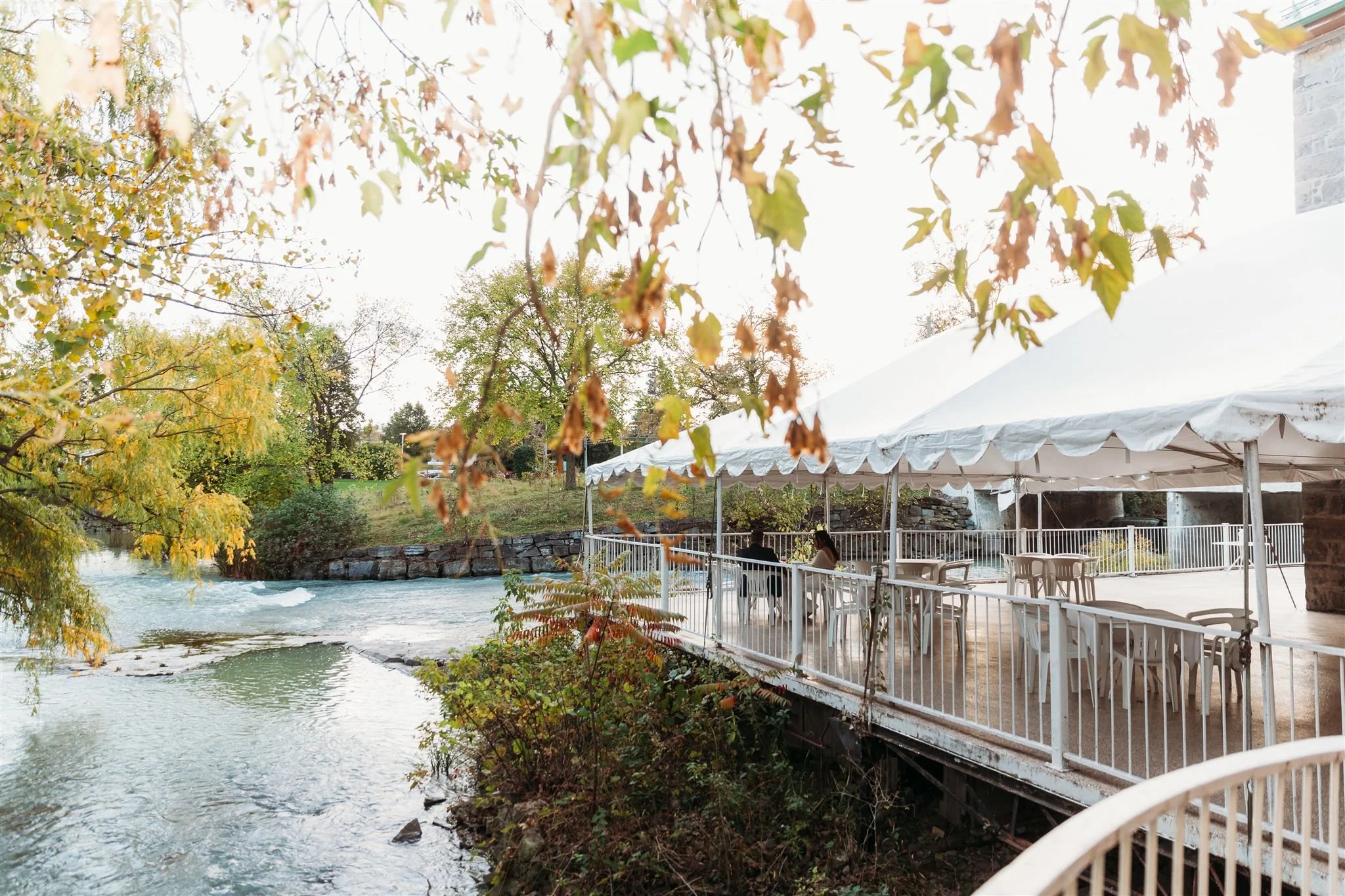 The “light” reveal: Moulin Callières di Jasmin wedding — Montreal ...