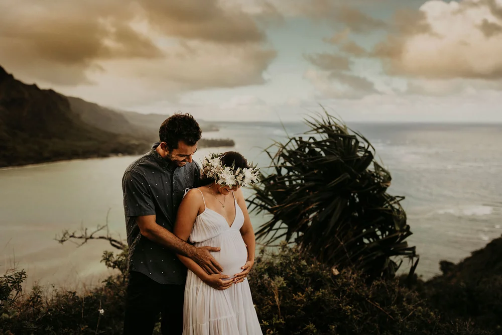 Mountain Top Maternity Session | Oahu Maternity Photographer — The ...