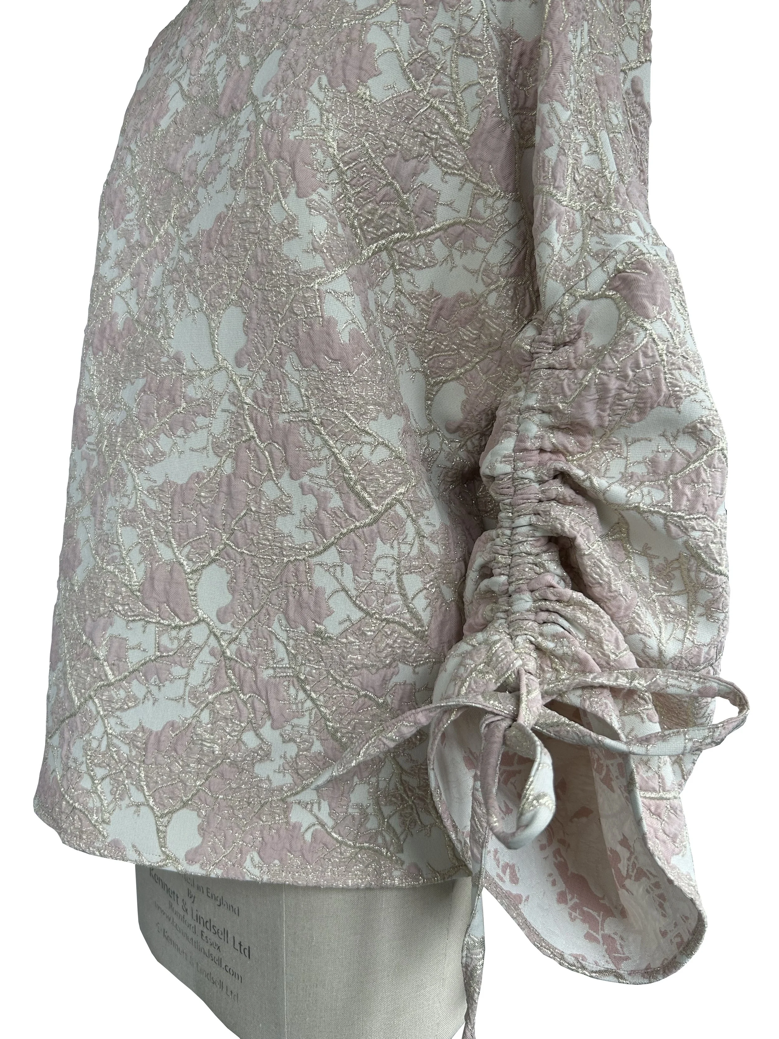 TPC30// GATHERED SLEEVE TOP — TREND PATTERNS