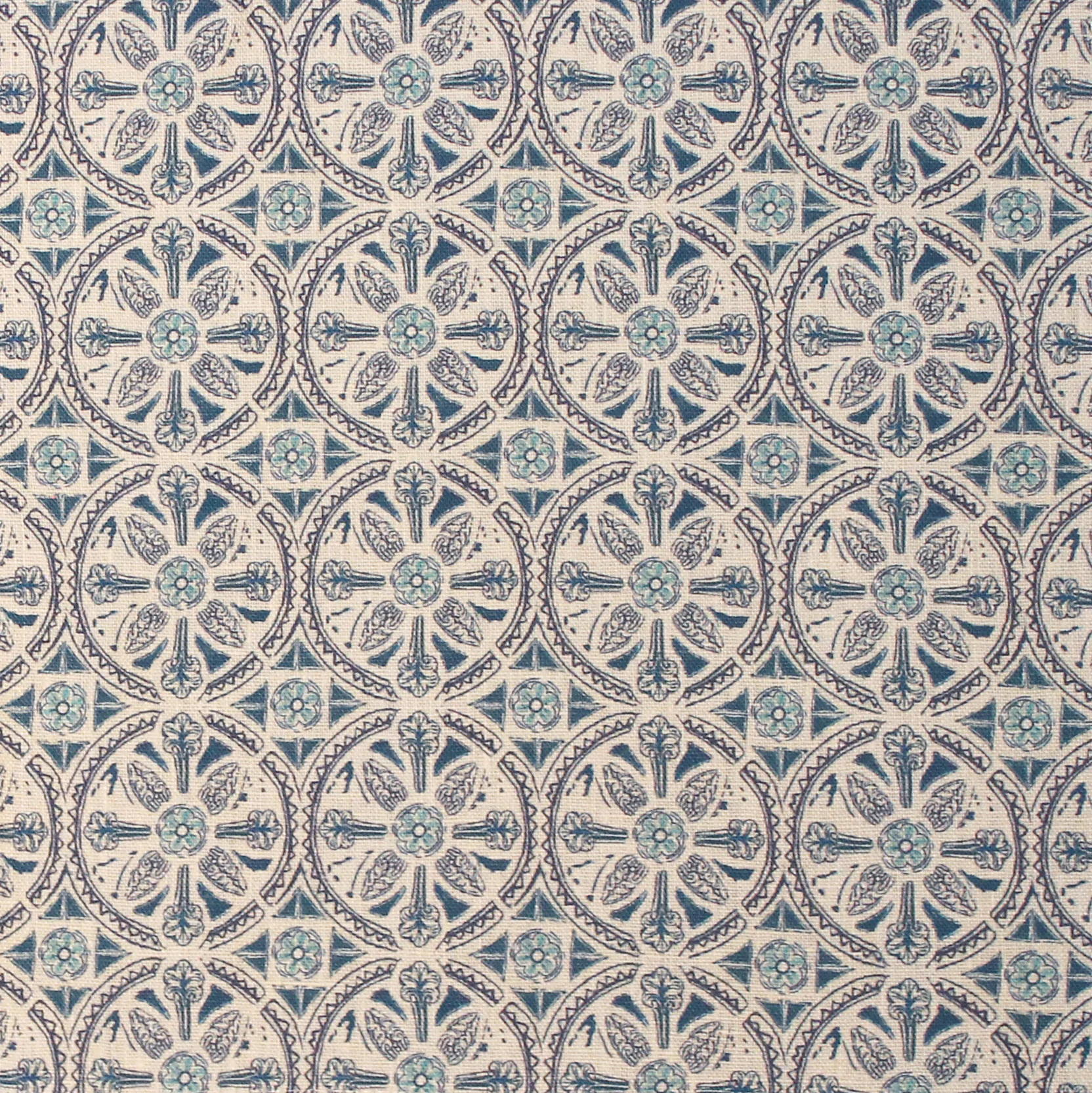 Petite Circle Batik — Betsy