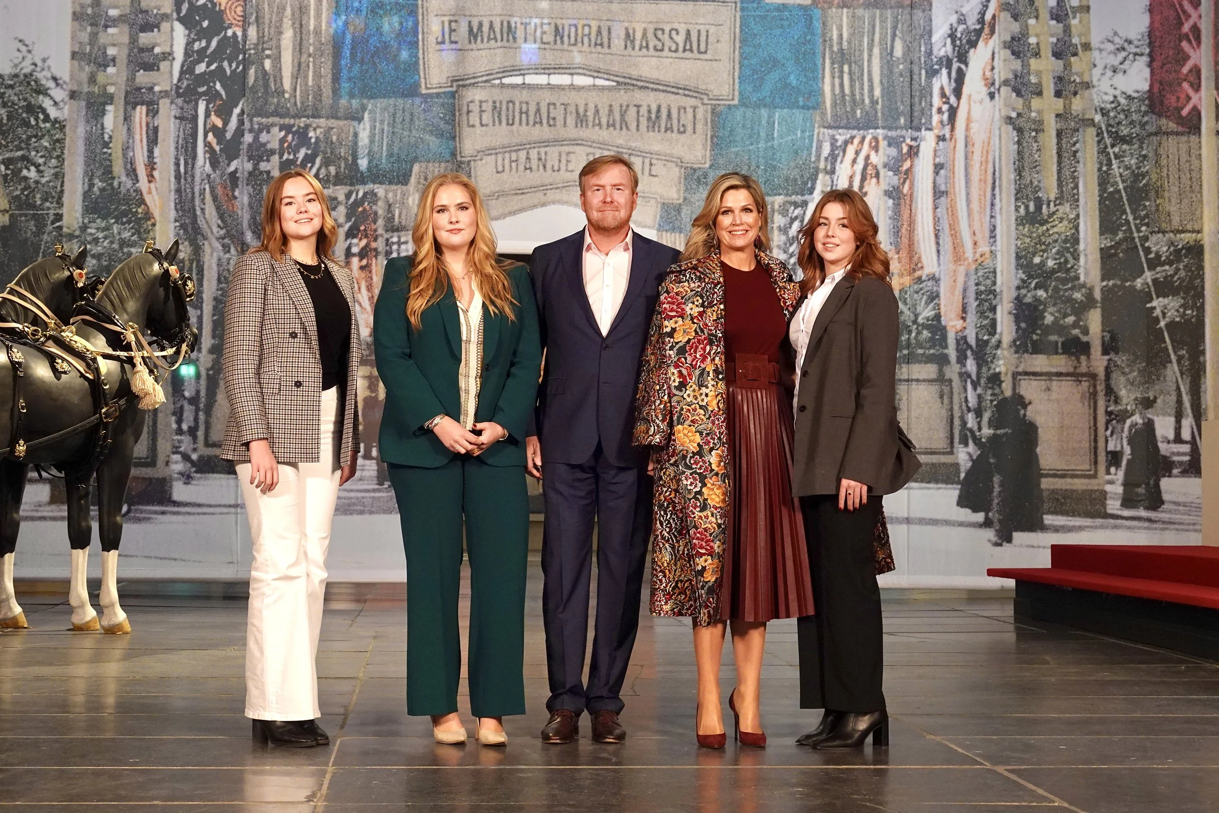 Dutch Royal Family poses for Fall Photosession — UFO No More