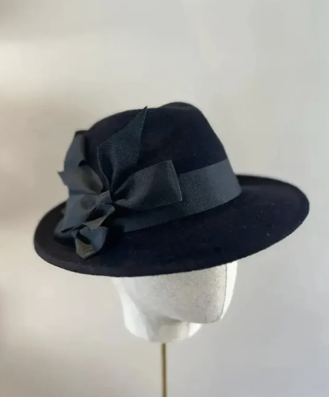 Jane Taylor Ishtar Trillby Hat in Felt with Crystal Knot Trim — UFO No More