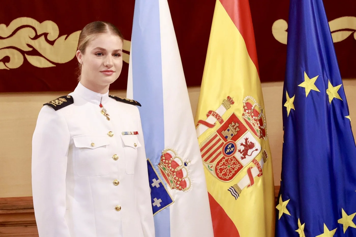 Princess Leonor receives the Gold Medal of Galicia and Adopted Daughter ...