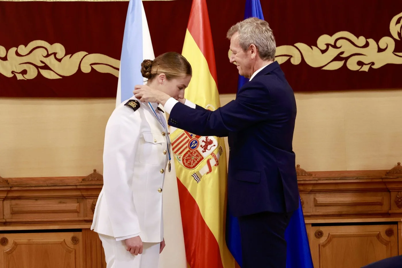 Princess Leonor receives the Gold Medal of Galicia and Adopted Daughter ...
