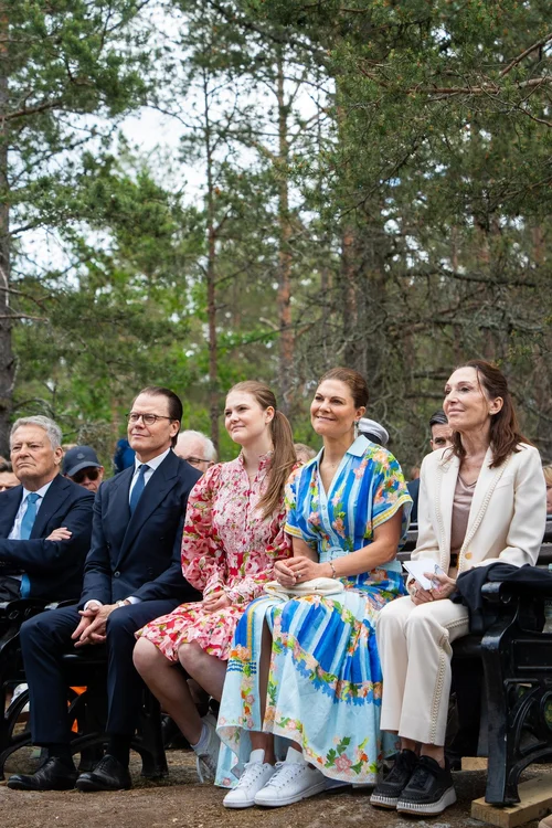 Crown Princess Couple and Princess Estelle inaugurate sculpture at ...
