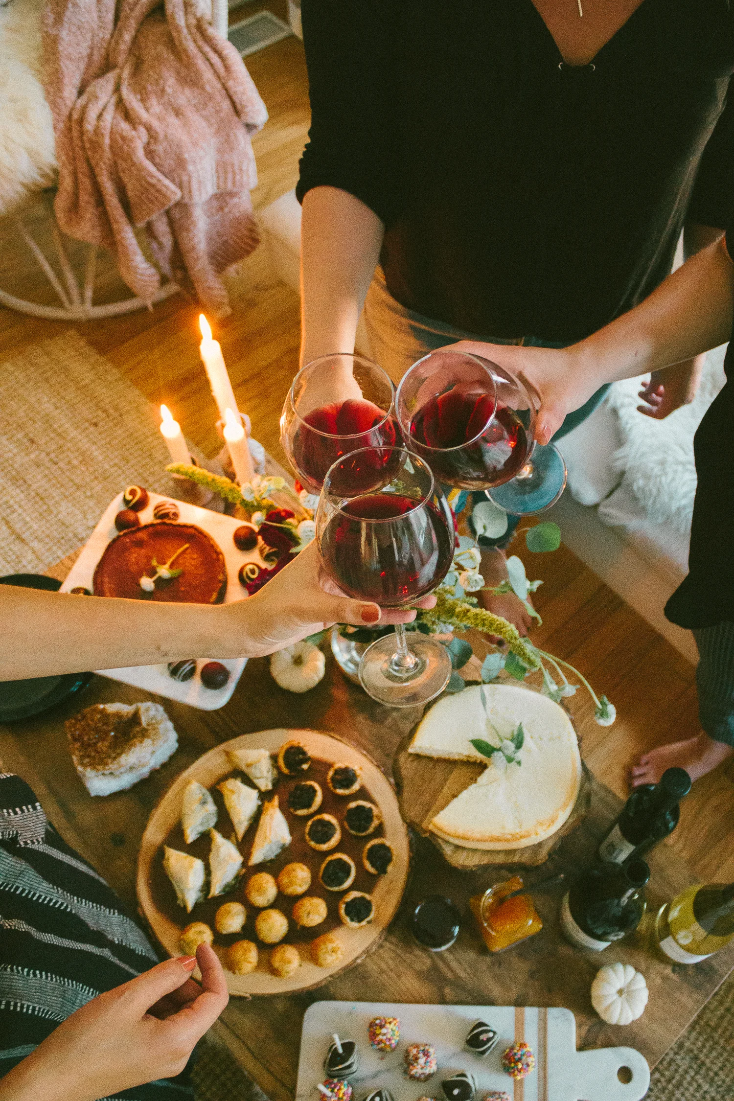 How to Throw a Fab Girls Night In — black & blooms