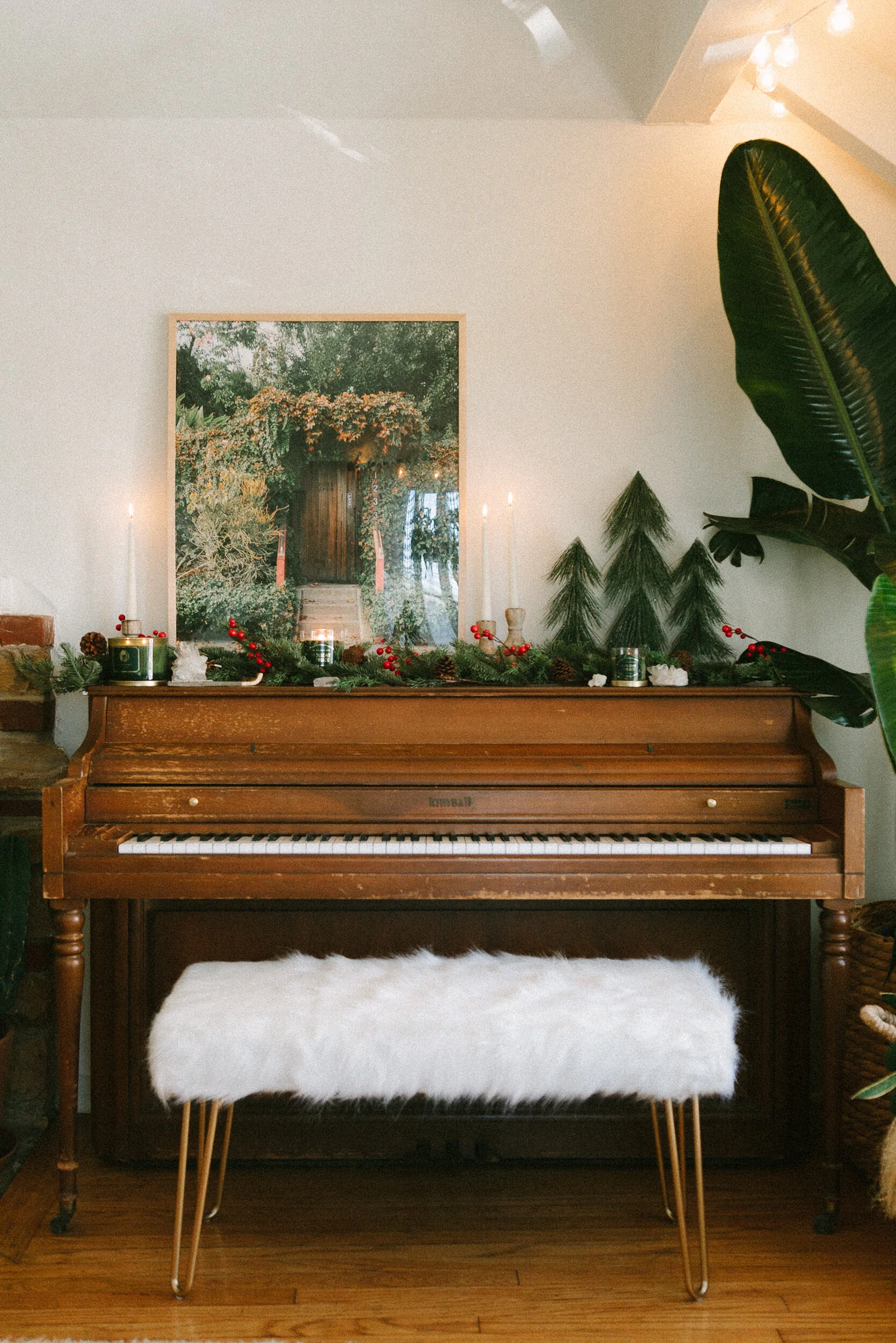 Piano Holiday Decorating — black & blooms