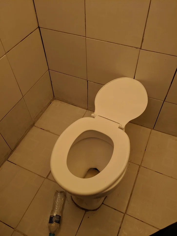 Toilet Review 4 - "The Peeping Tom" (Salar de Uyuni) — Dos Hobos