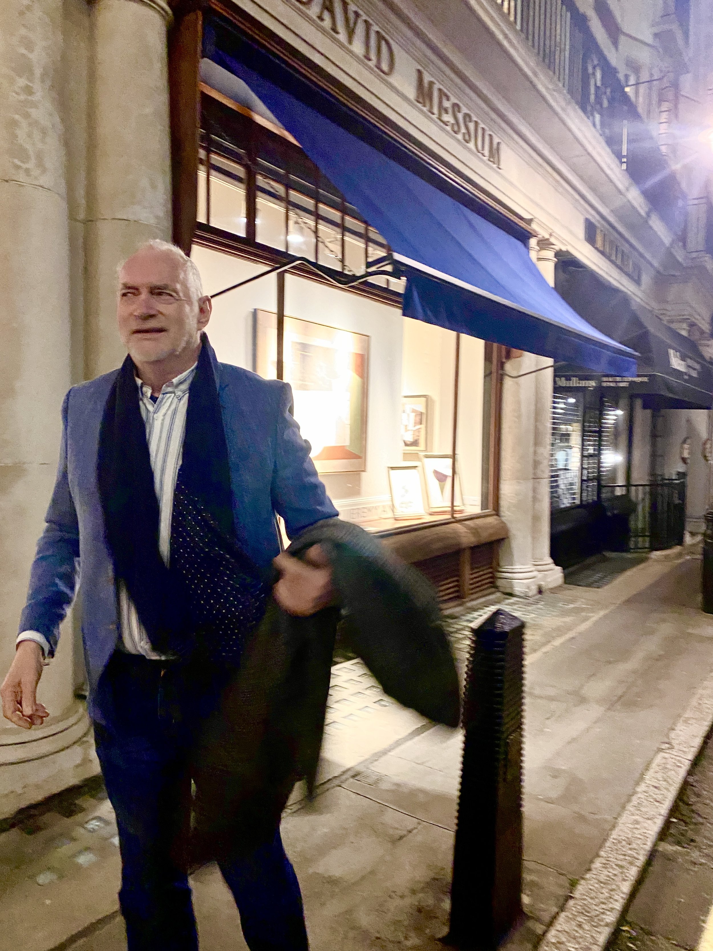 Jeremy Annear : An artist celebrated around the globe, painting ...