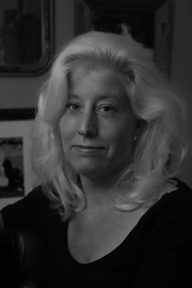 False Eyelashes & Baroque Songs // An Interview with Poet Jennifer ...