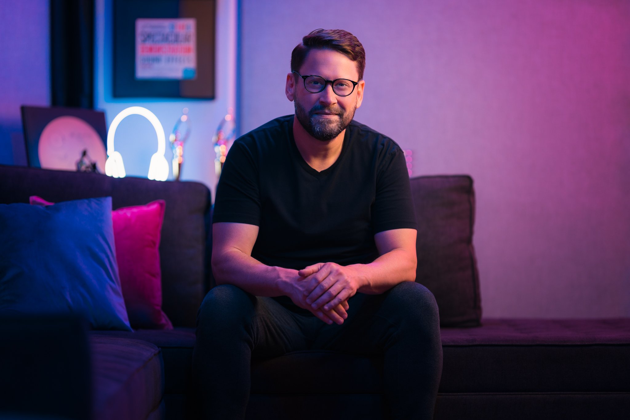 About — Twenty Thousand Hertz - The stories behind the world's most ...