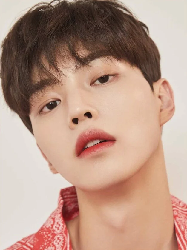 UPSIZE PH | Spotted: Song Kang Wearing A New Lip Tint From Benefit