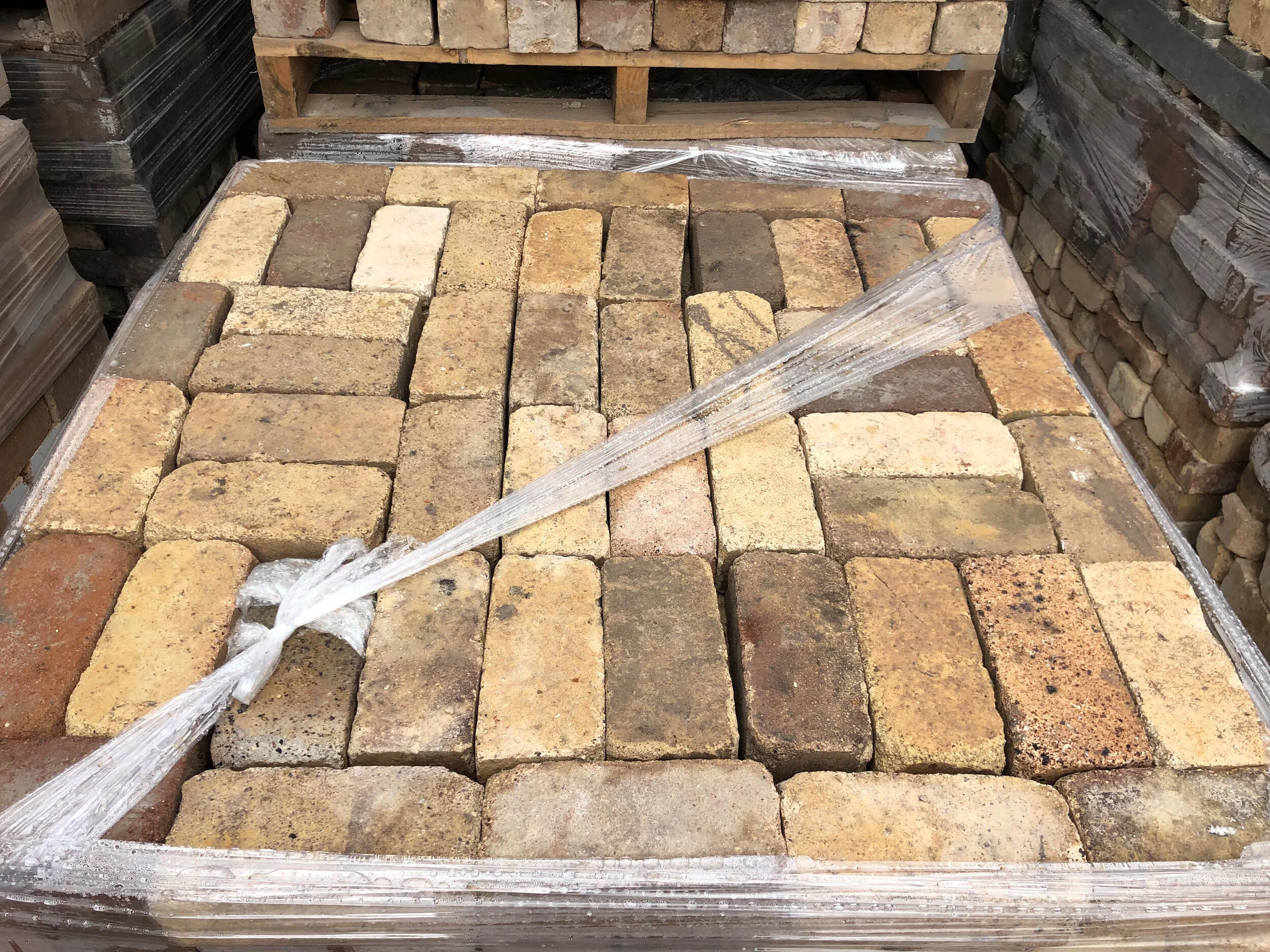 Recycled Brick Centre | Feature Wall Grade "Soho"