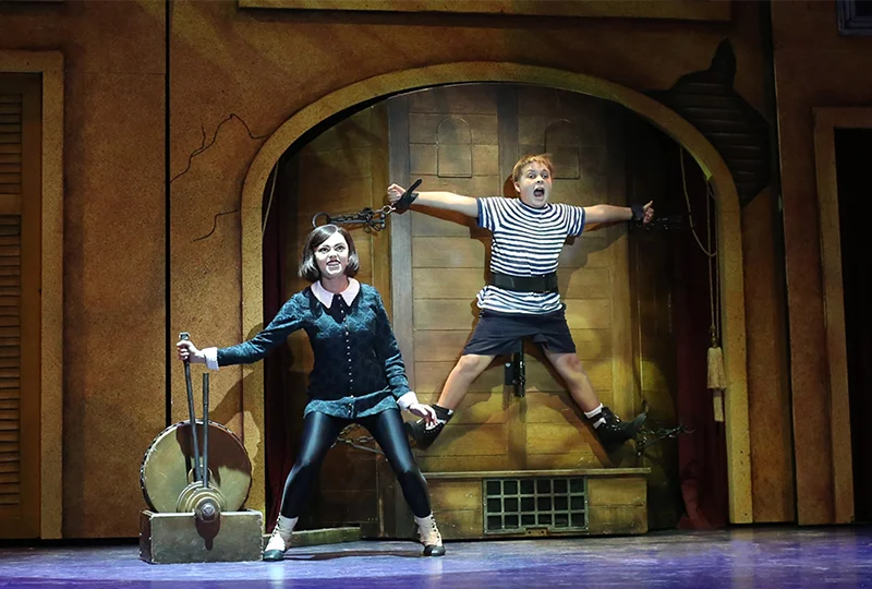 z The Addams Family - Show — OGUNQUIT PLAYHOUSE