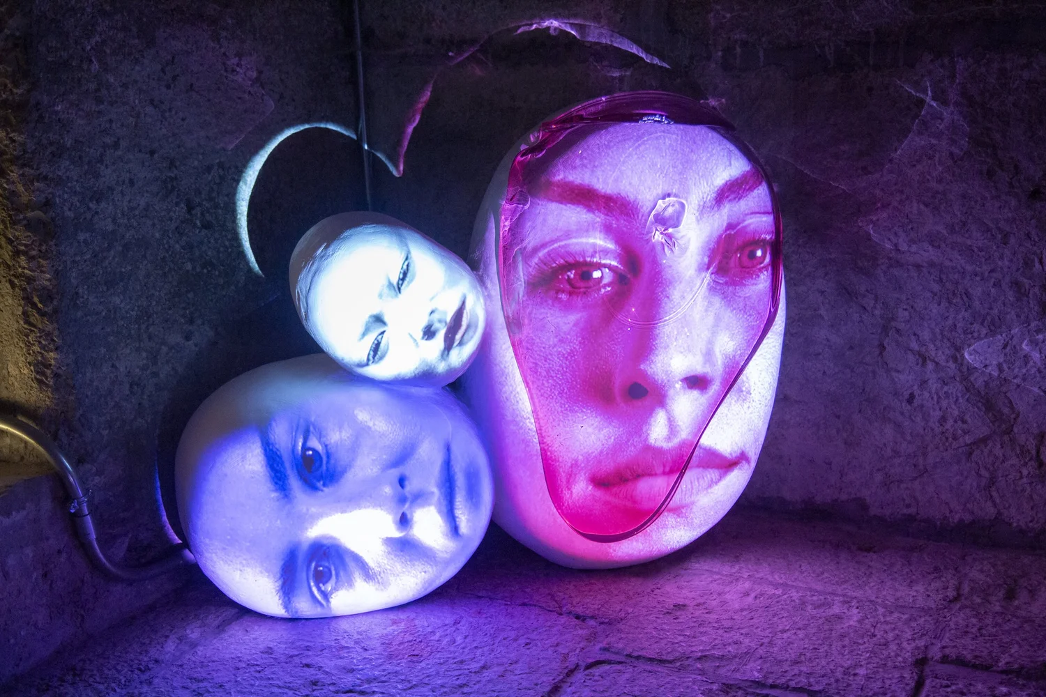 Tony Oursler / gallery