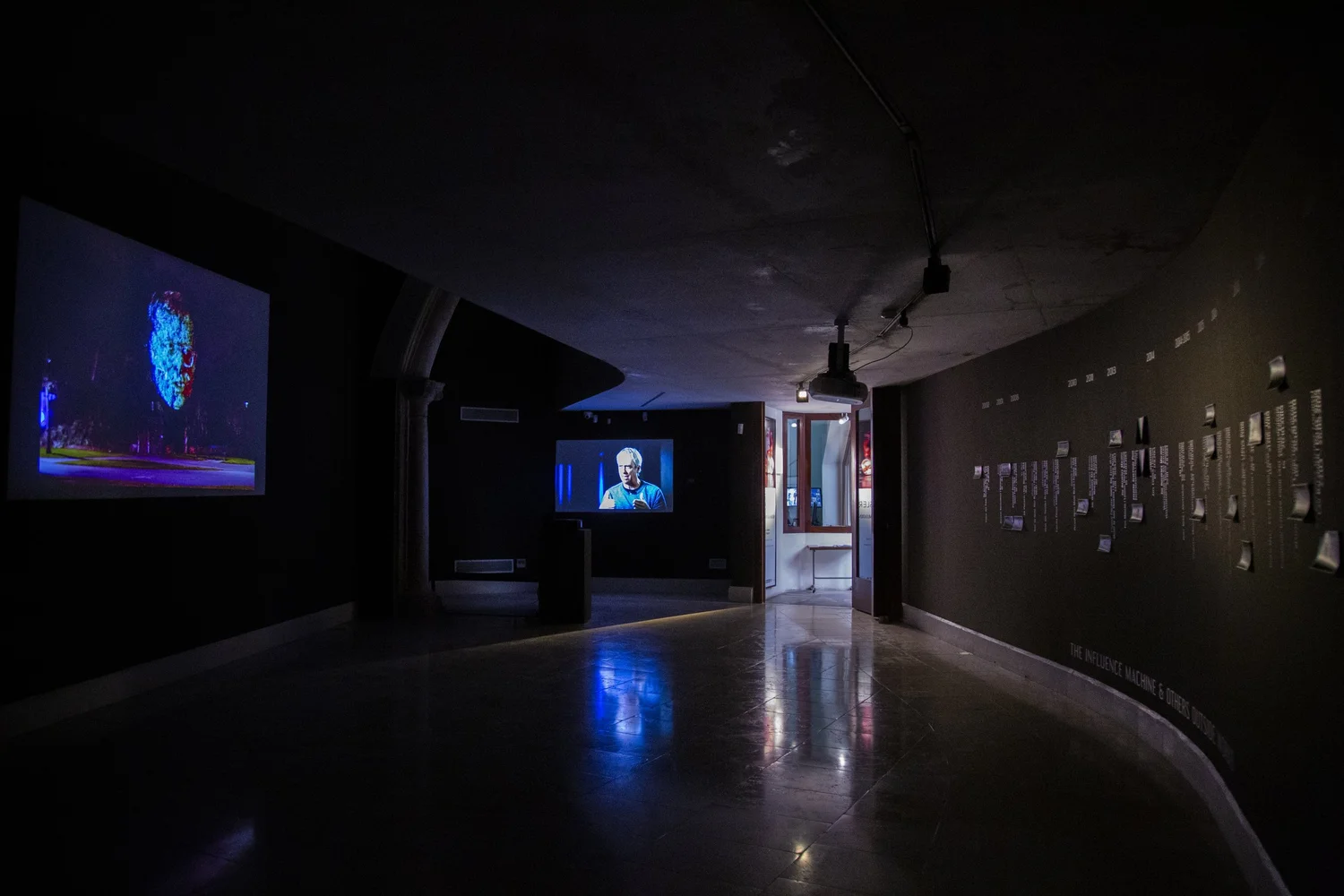 Tony Oursler / gallery