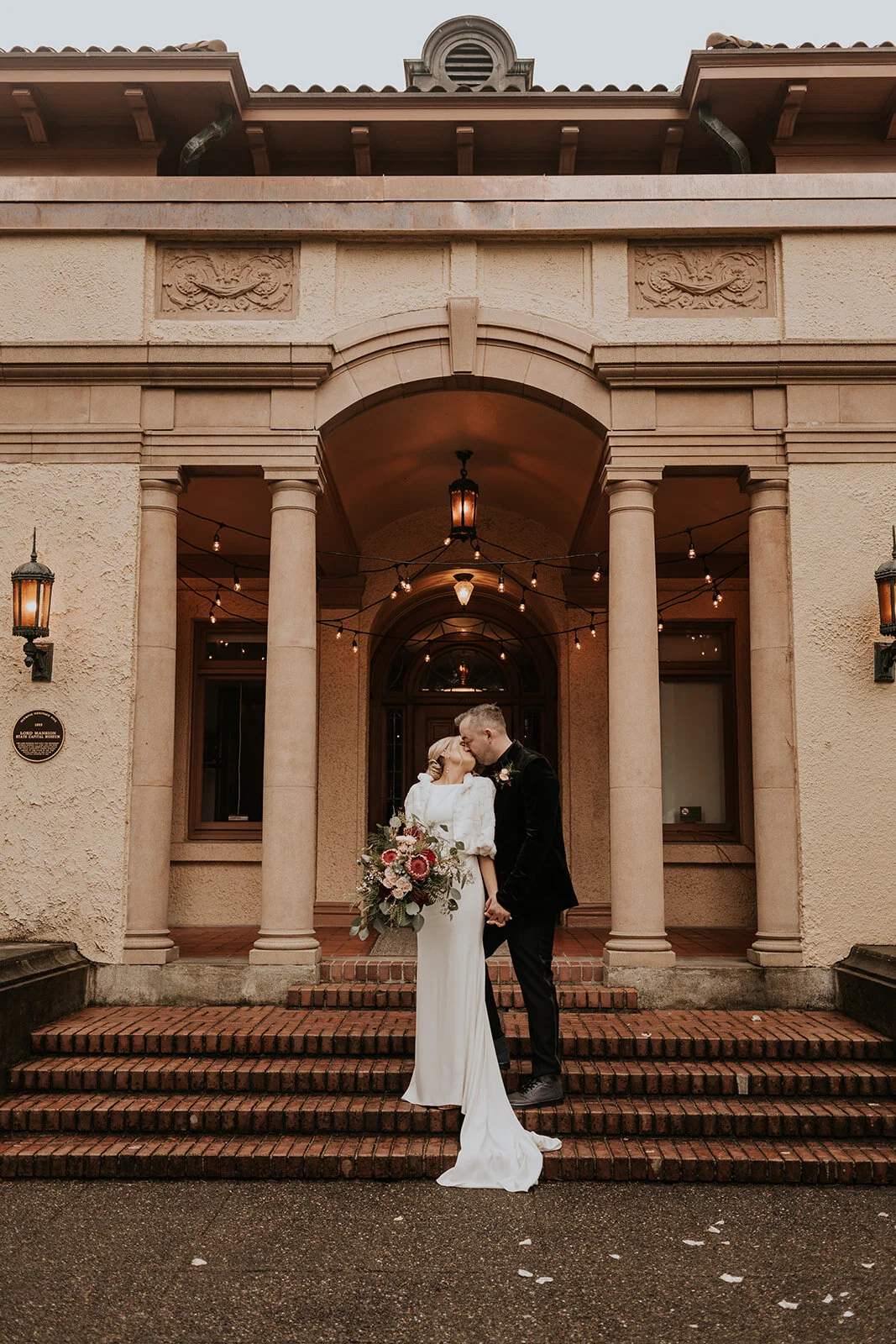 Lord mansion and coach house wedding | Beachweddingtips.com