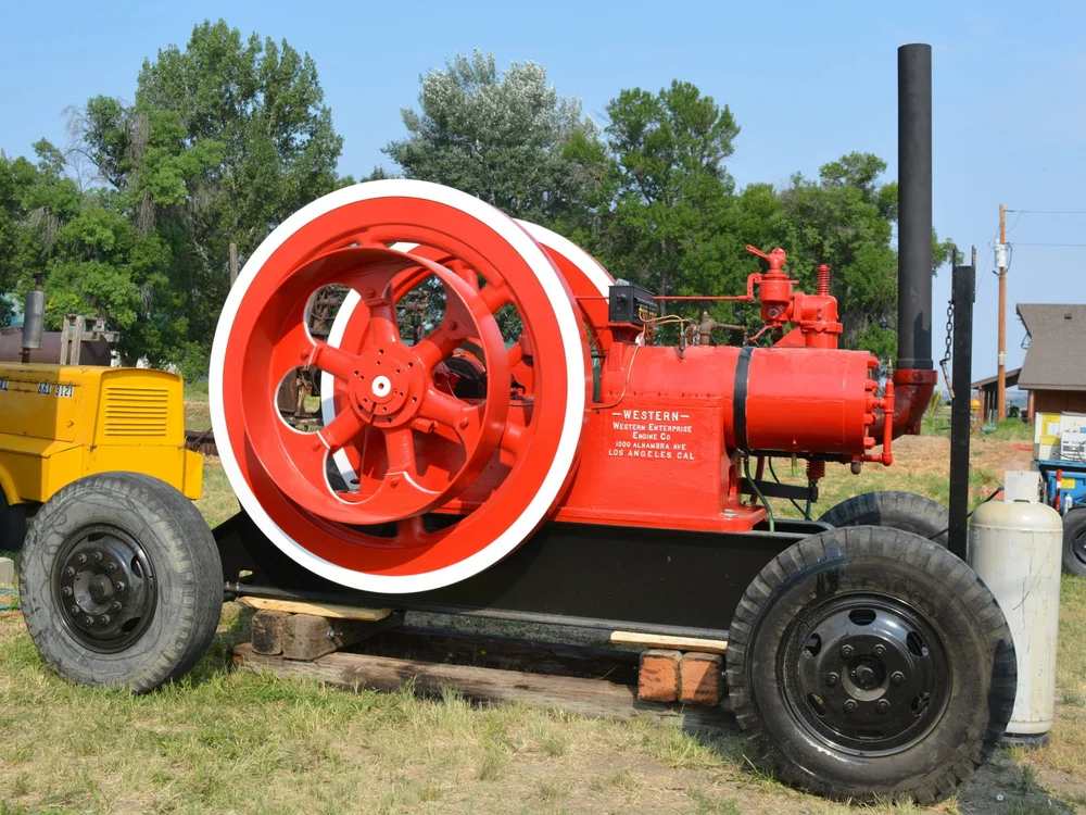 ANTIQUE TRACTOR CLUB