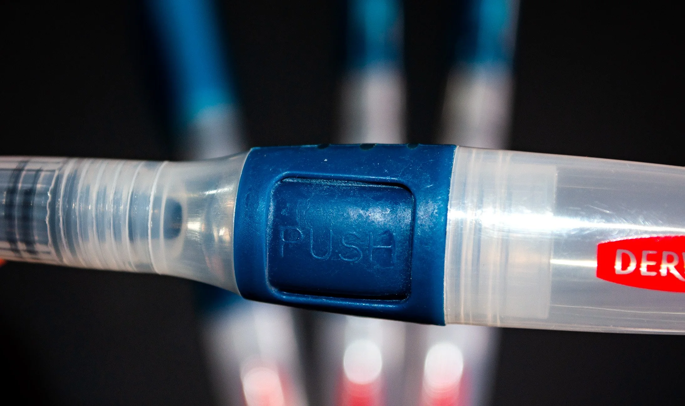 Derwent Push Button Water Brush Assorted Set Review — The Art Gear Guide
