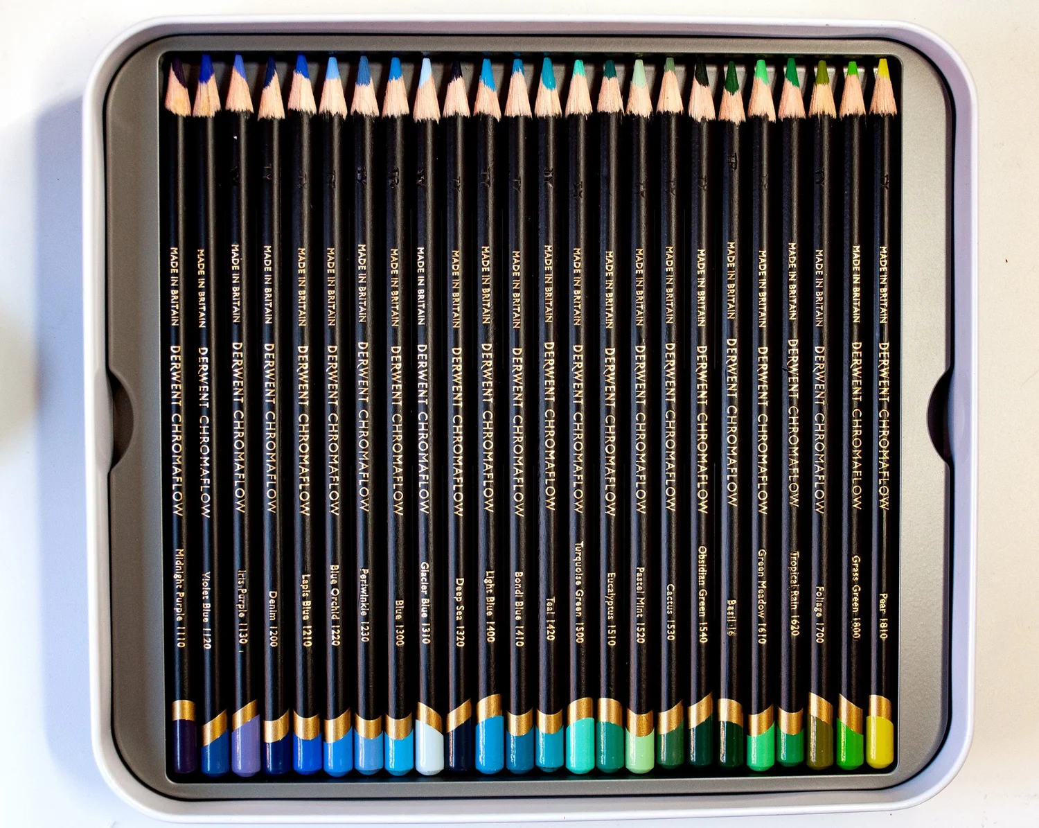 Derwent Chromaflow Brand New 72 Set — The Art Gear Guide