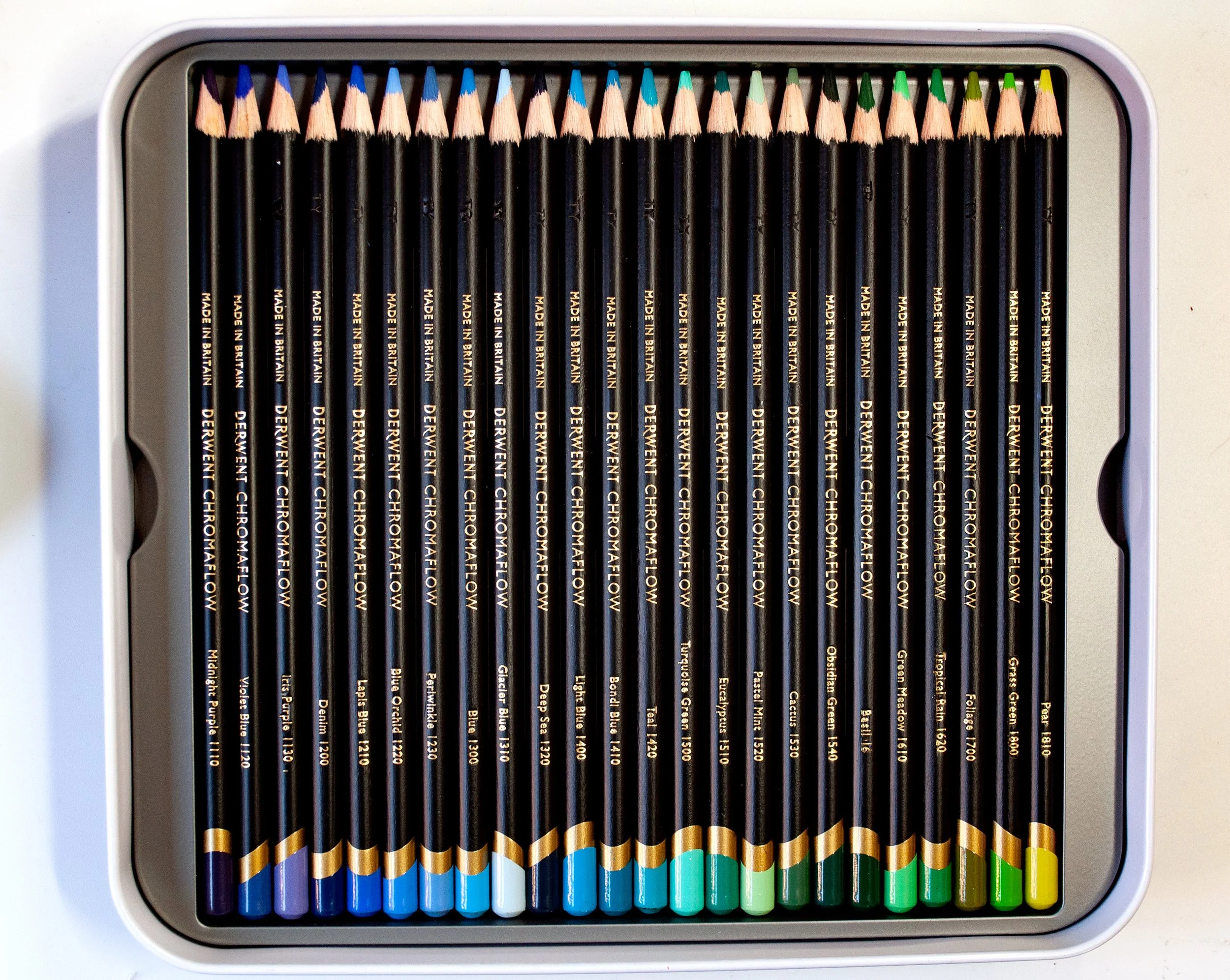 Derwent Chromaflow Brand New 72 Set — The Art Gear Guide