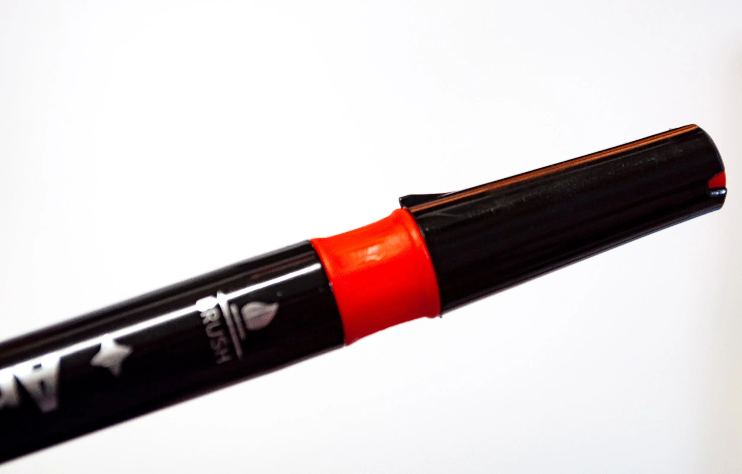 Review Of The Arrtx Acrylic Marker Pens And Metallic Acrylic Marker ...