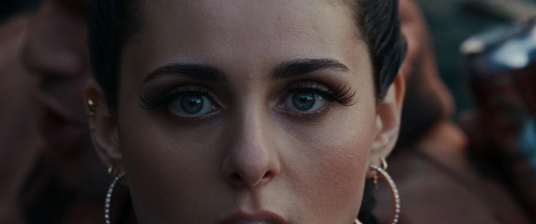 ‘Hunting Daze’ Review: Ricci Gives one of the Year’s Best Performances in Surreal Thriller ...