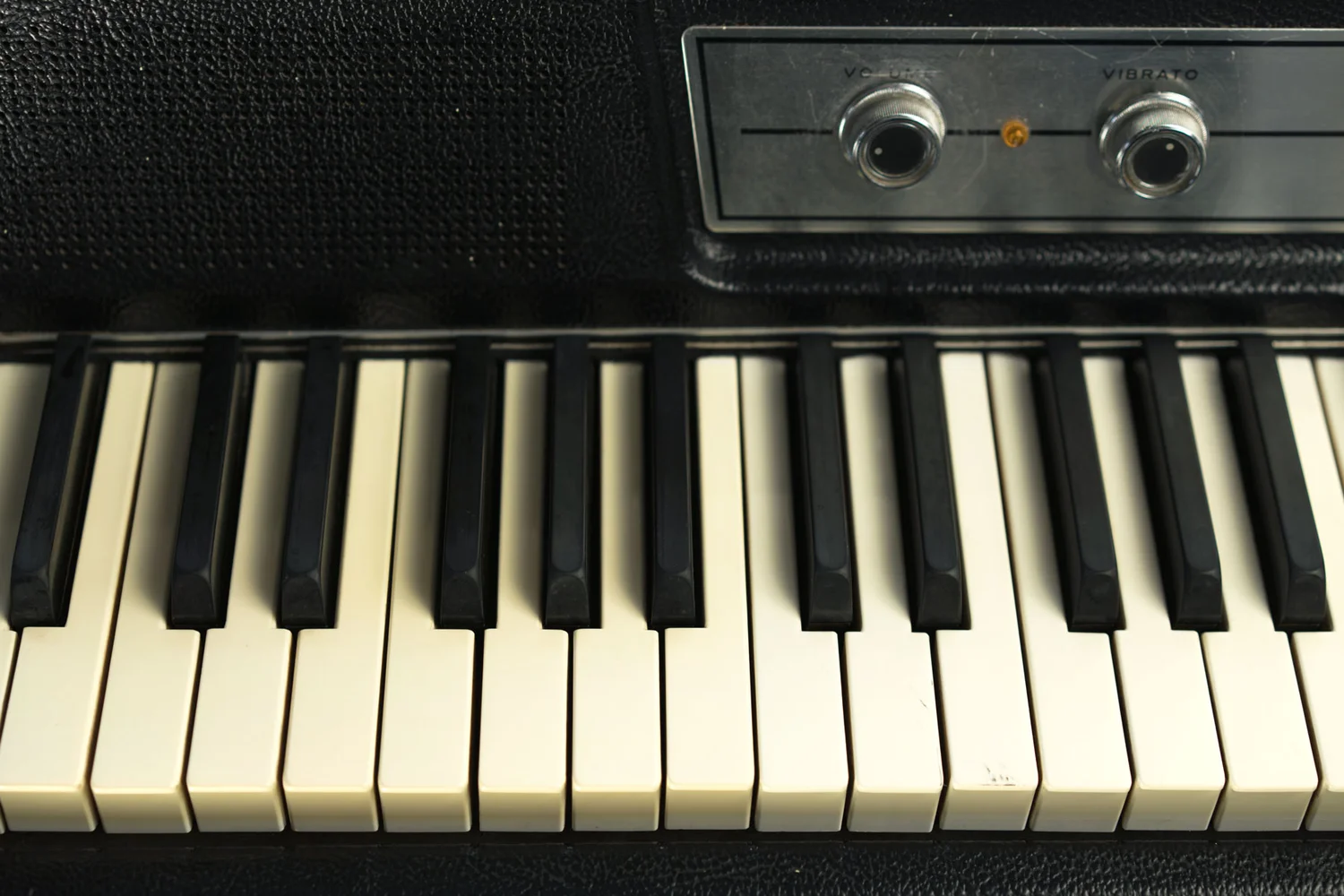 Does My Wurlitzer Need New Key Bushing Felts? — Tropical Fish