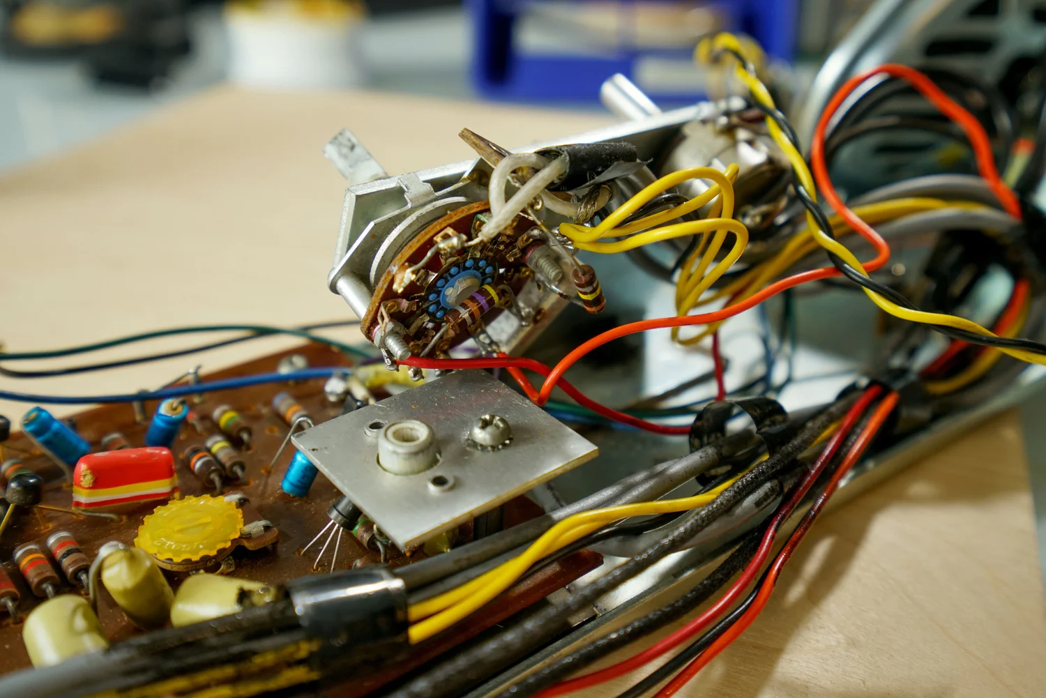How to Fix Hum in Your Wurlitzer Electronic Piano (Or Other Vintage Amp ...