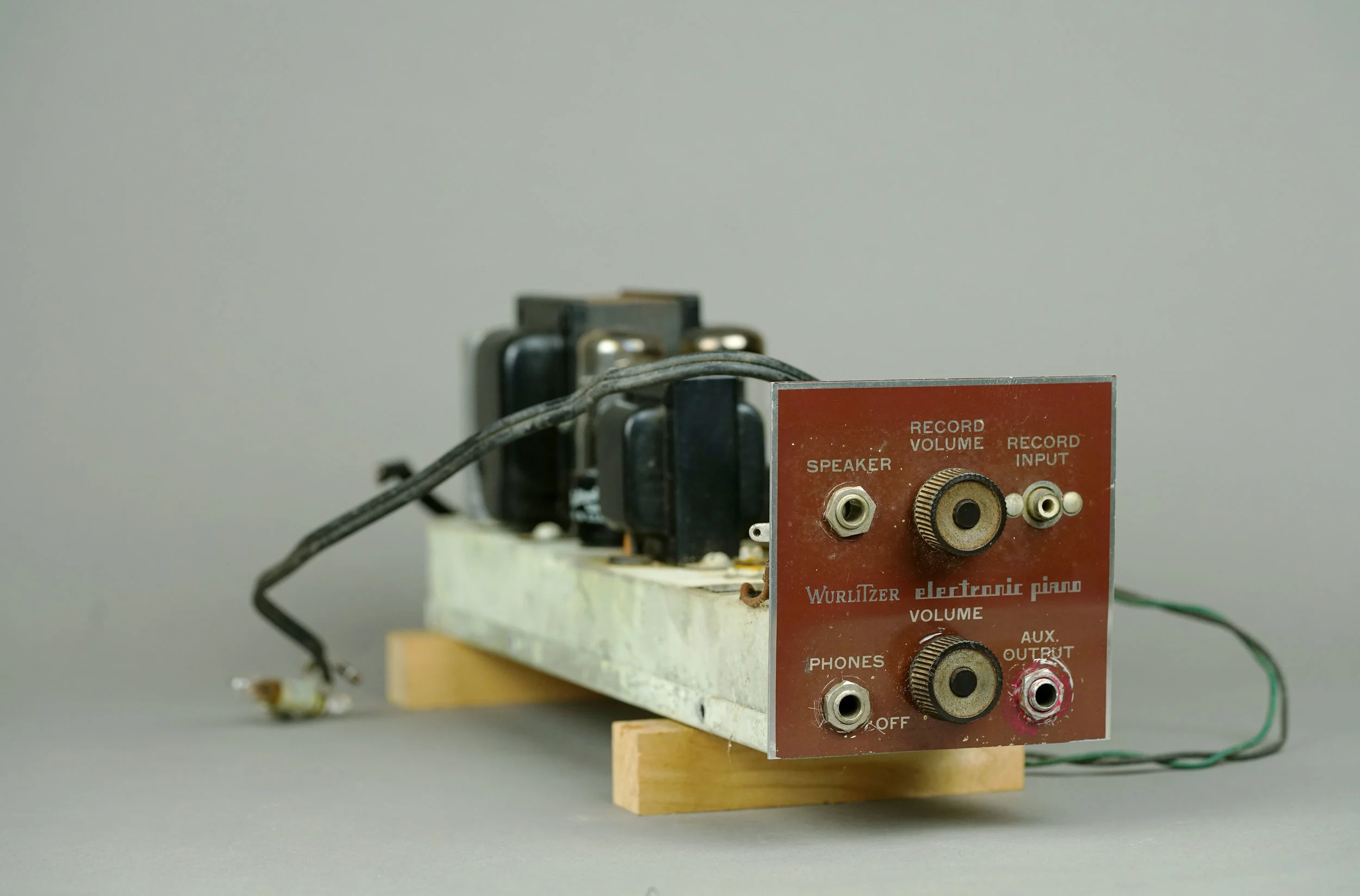 How to Fix Hum in Your Wurlitzer Electronic Piano (Or Other Vintage Amp ...