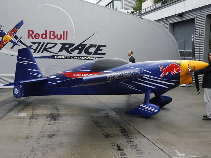 Red Bull Stunt Glider