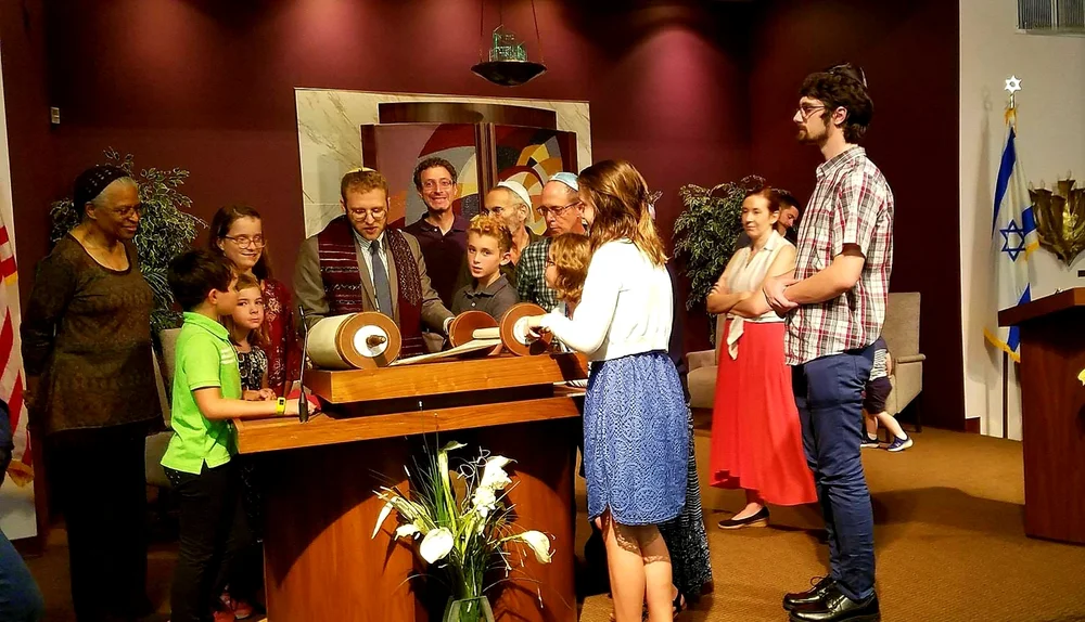 About — Rabbi Ari Jun