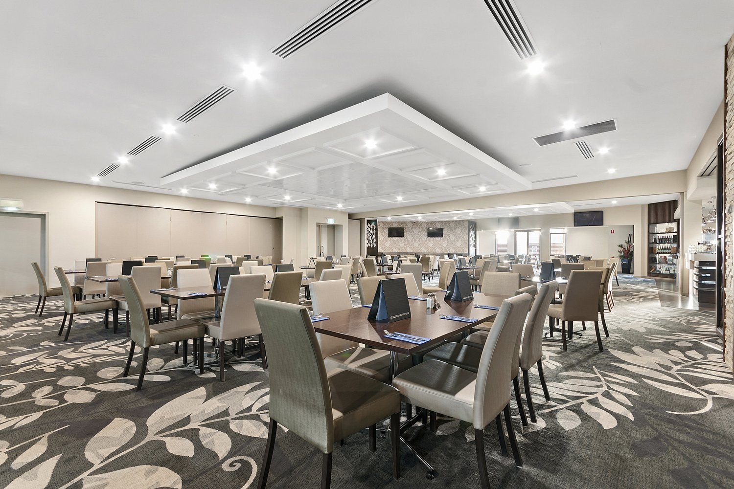 Dining & Menu — Traralgon Bowls Club