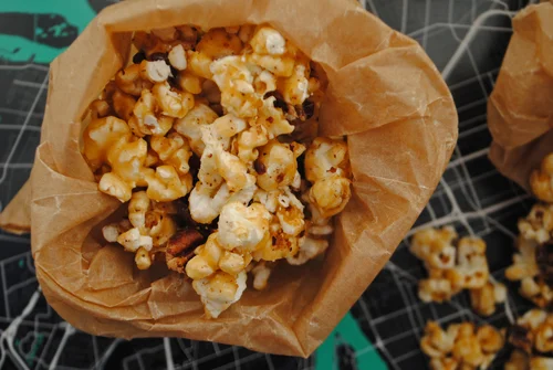 MAPLE PECAN POPCORN — Gateau | Gato
