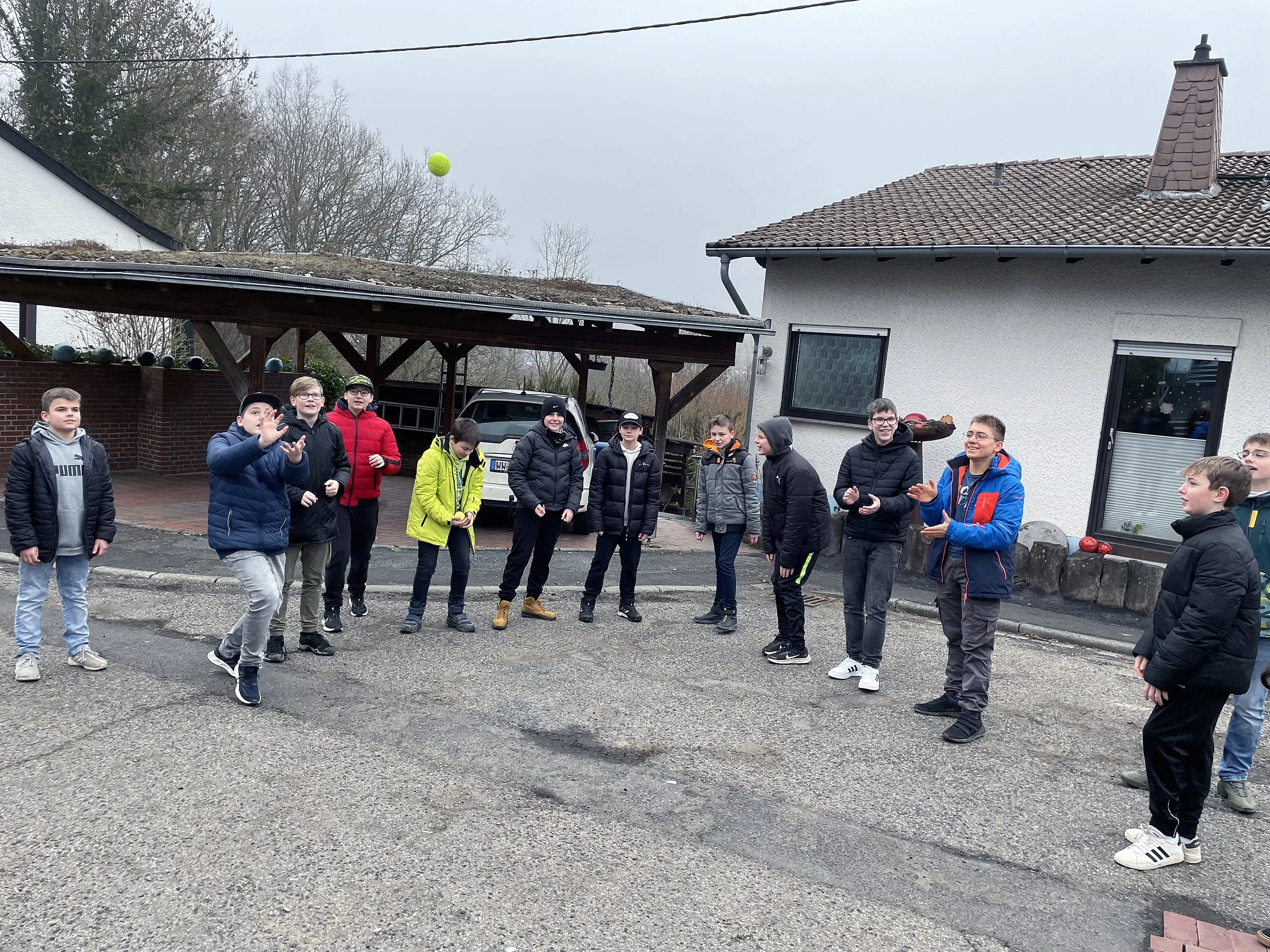 KLASSENGEMEINSCHAFT - groß geschrieben — Heinrich-Roth-Realschule plus